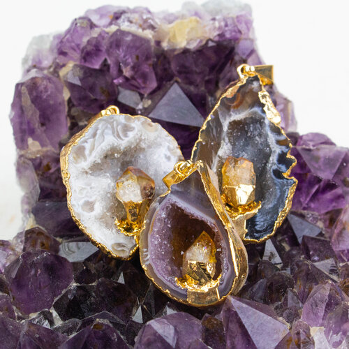 NATURAL GEODE WITH POINT PENDANT - Nativa Gems - Wholesale | Mineral ...